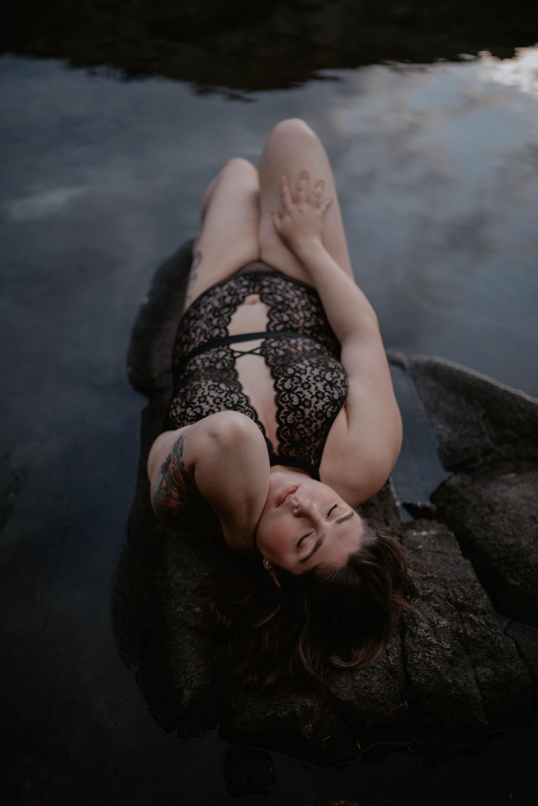 Boudoir Session at Mt. Rainier with a Moody Sunrise // Part 1» Kendra K Photo